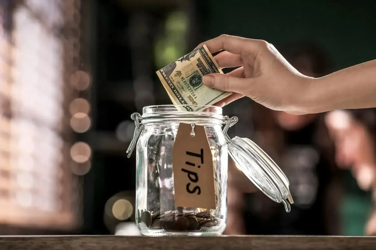 Tipped Minimum Wage by State - 2025 Guide for Employers - TimeClick